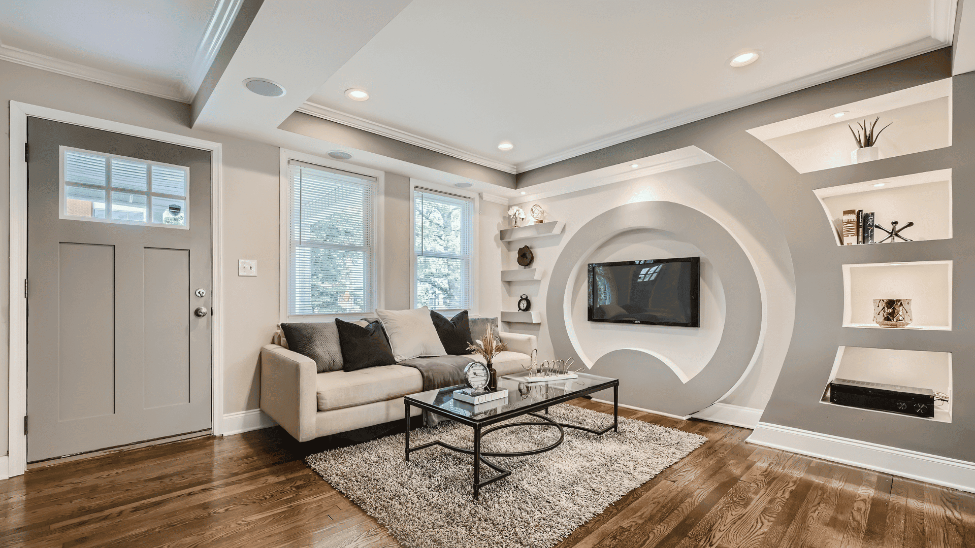 5 Real Estate Bio Tips to Help You Stand Out as a Realtor